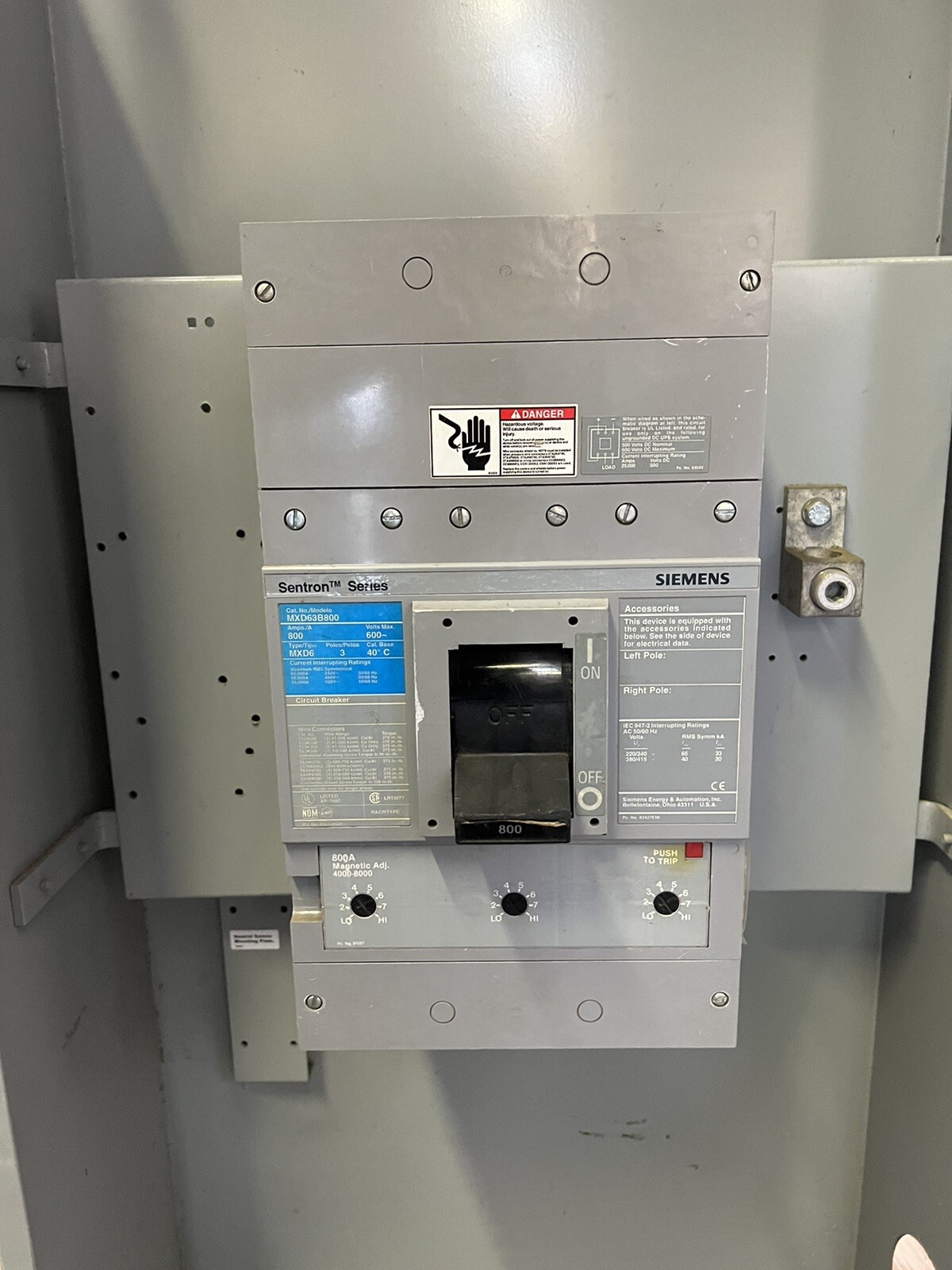 MND61 Siemens 1200 Amp 600V Circuit Breaker Enclosure With MXD63B800 ...