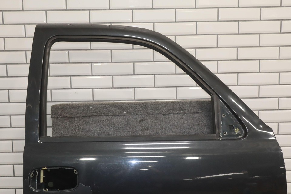 99-07 Chevy Silverado GMT800 Right RH Front Door (Dark Gray Metallic ...