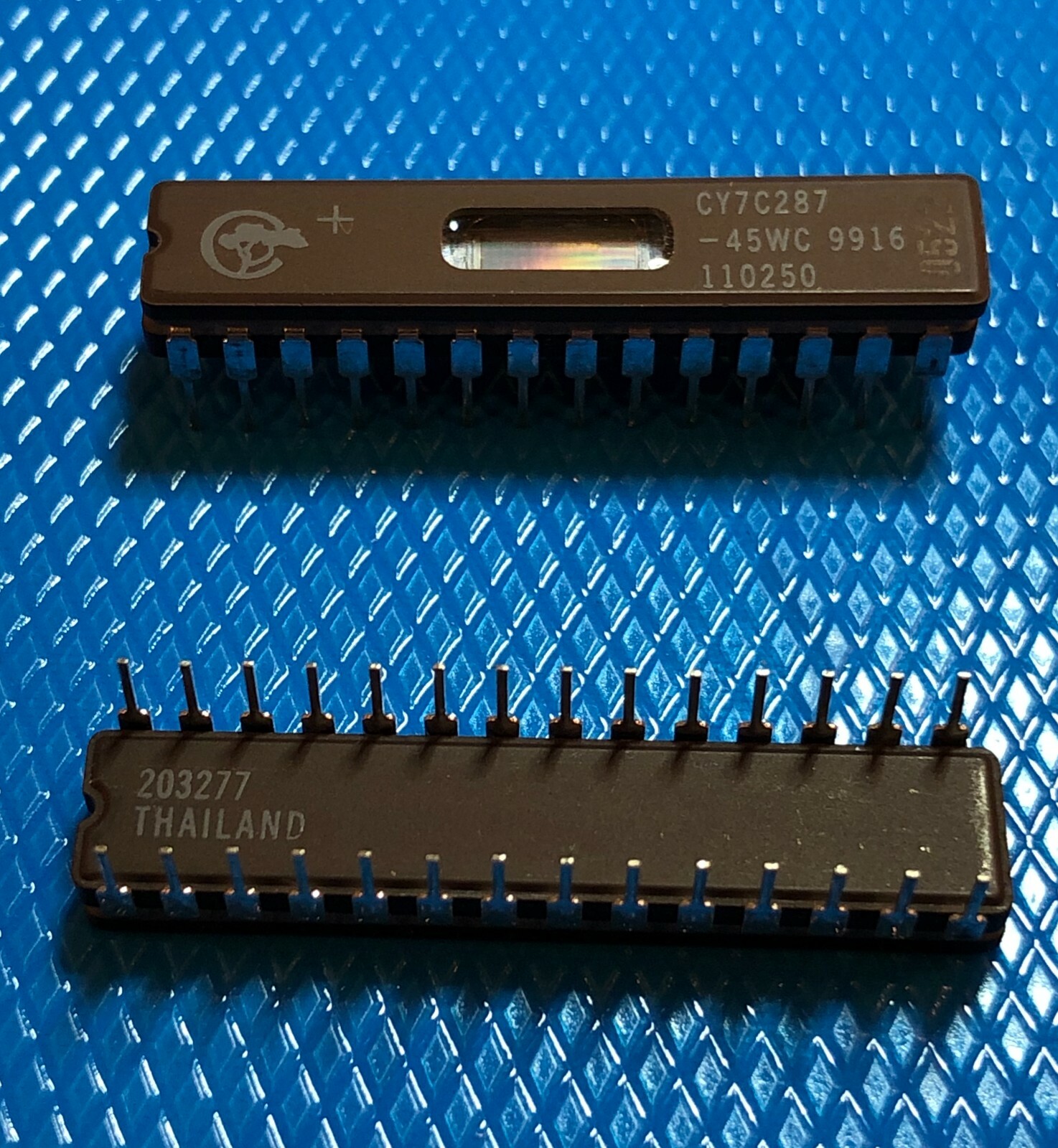 Cypress CY7C287-45WC (64K x 8 Reprogrammable Registered PROM IC) | eBay