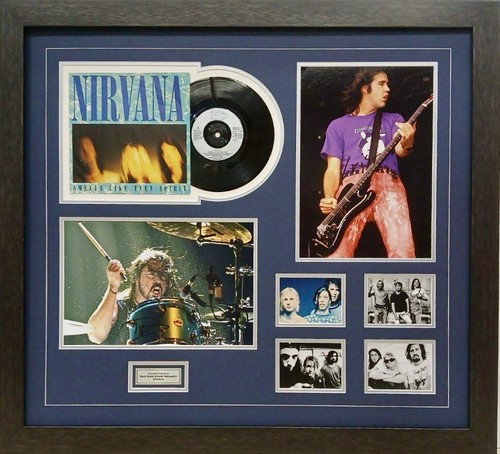 NIRVANA Dave Grohl + Krist Novoselic Signed Photos +45 Record Collage ...