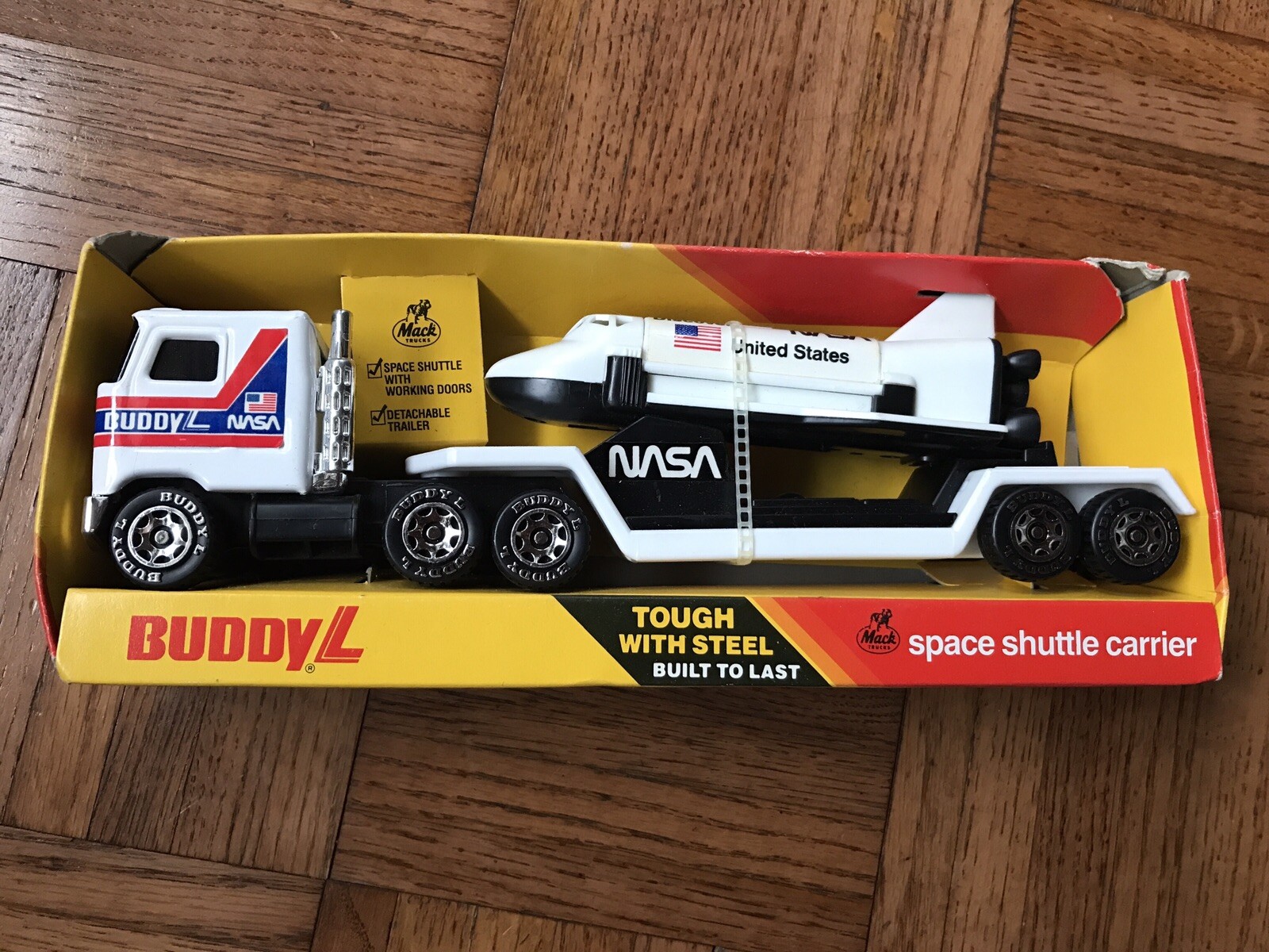 Space Shuttle Carrier Truck