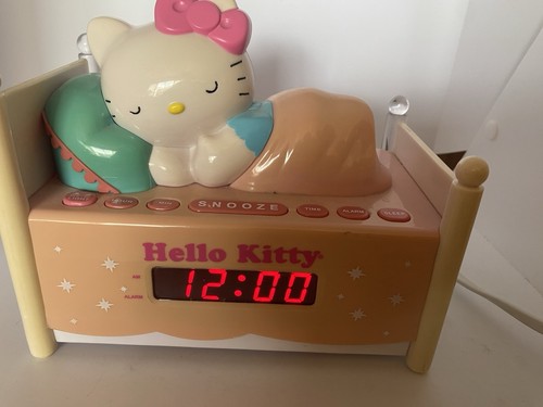Hello Kitty - Sleeping Kitty Alarm Clock Radio with Night Light Sanrio ...