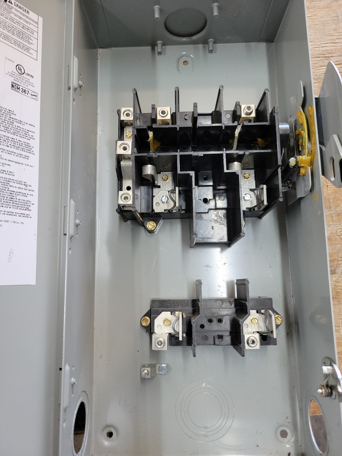 1 EATON DG223NRB 100 AMP 240 VOLT SINGLE PHASE OUTDOOR FUSED DISCONNECT ...