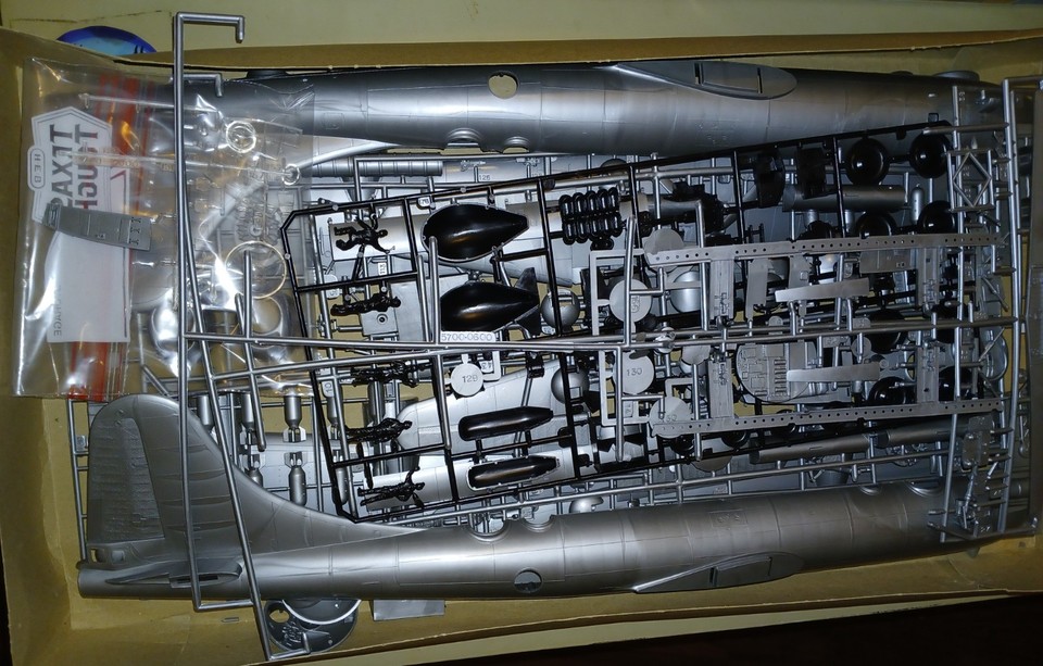 Monogram B-29 Superfortress 1:48 Scale Kit 5700 Open Box | eBay