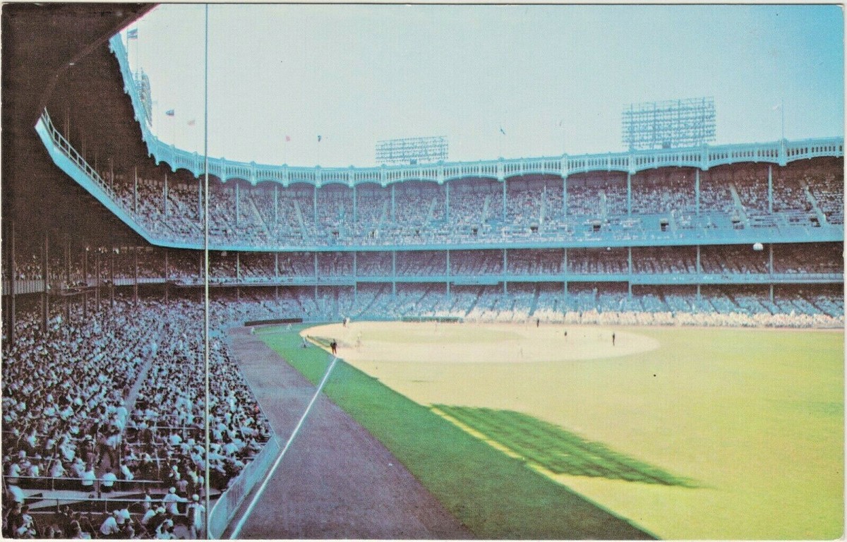 Picture Of The Field At Yankee Stadium