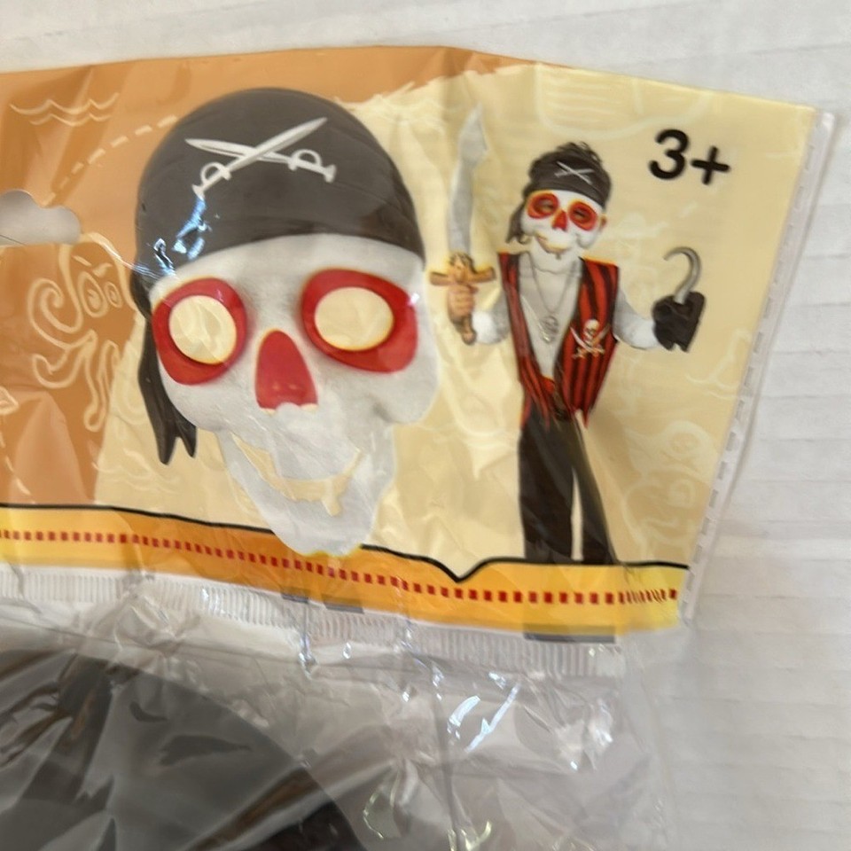 Kids Pirate Skull Halloween Mask Thick Plastic Light Up Eyes Set of 2 ...