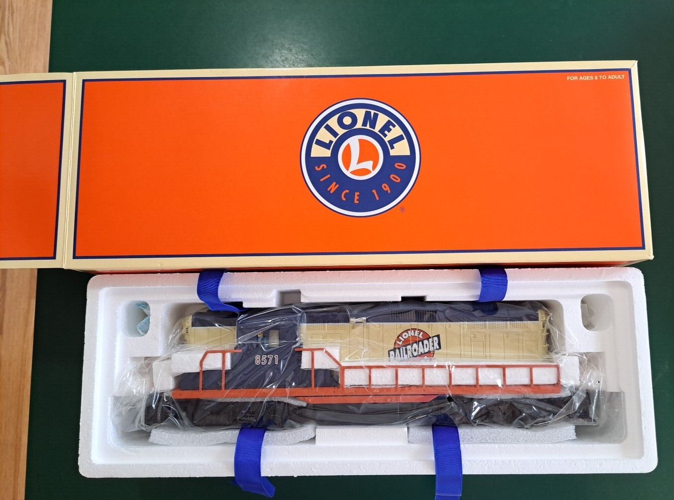Lionel 6-28571 O Gauge LRRC 2007 GP-9 Powered Diesel Locomotive #8571 ...