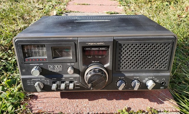 Realistic DX-300 Quartz Synthesized Communication Base Station Receiver ...