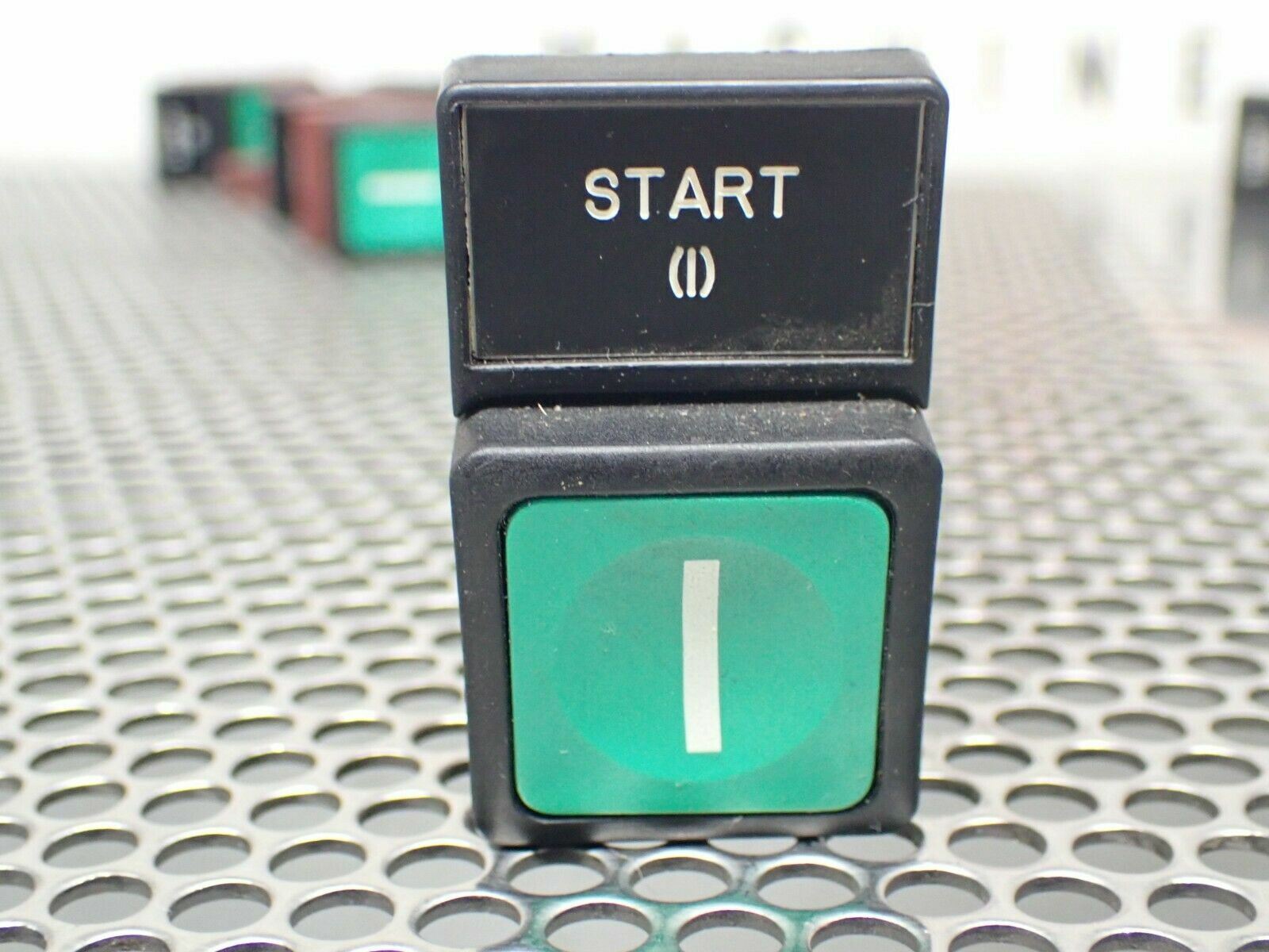 General Electric P9B10VN Green Start Push Buttons Used With Warranty ...