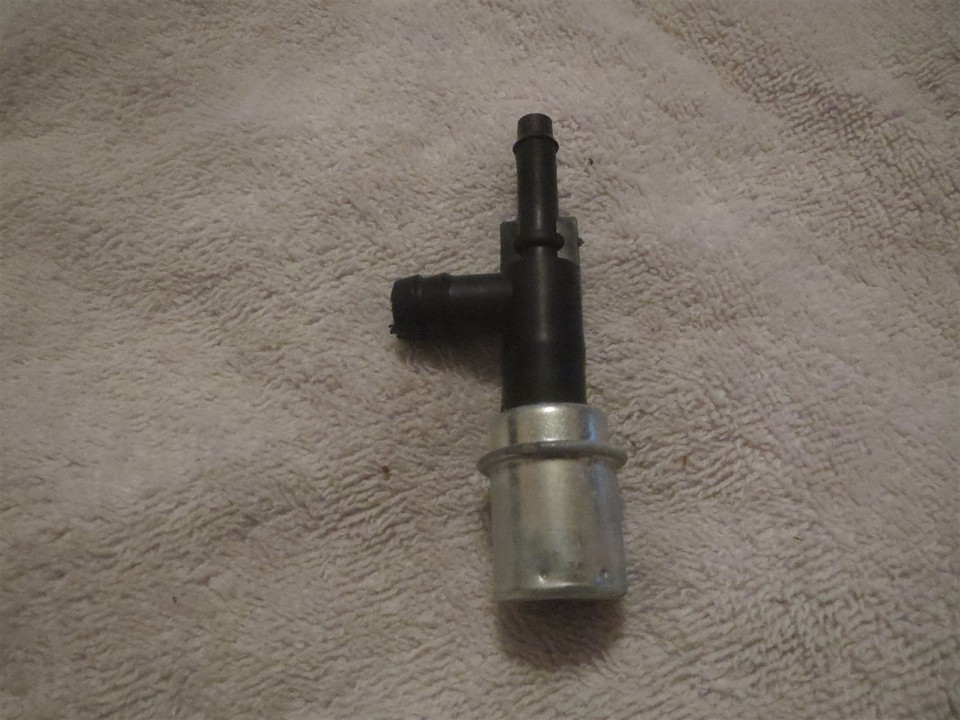 NOS 1981 - 1986 AMC JEEP WRANGLER CHEROKEE CJ ALL 4.2 258 PCV VALVE PCV ...