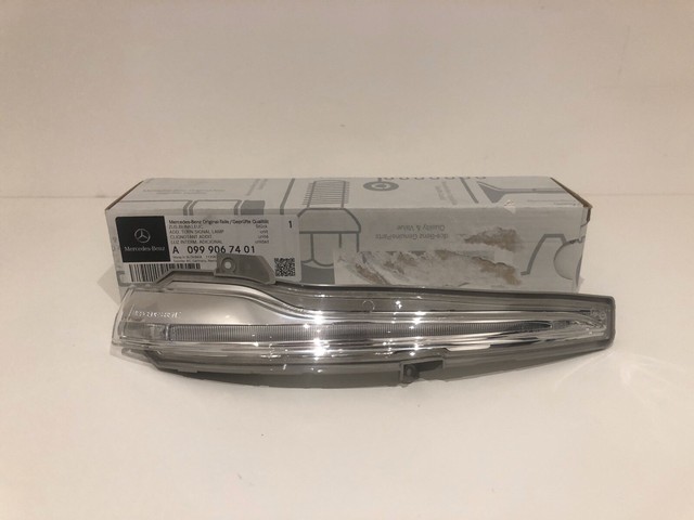 MB C W205 Front Right Door Mirror Turn Indicator A0999067401 2015 ...