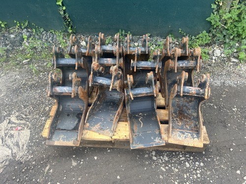Micro Mini Digger Bucket £150+vat 9” Clay Spade Trenching Ducting 30mm ...