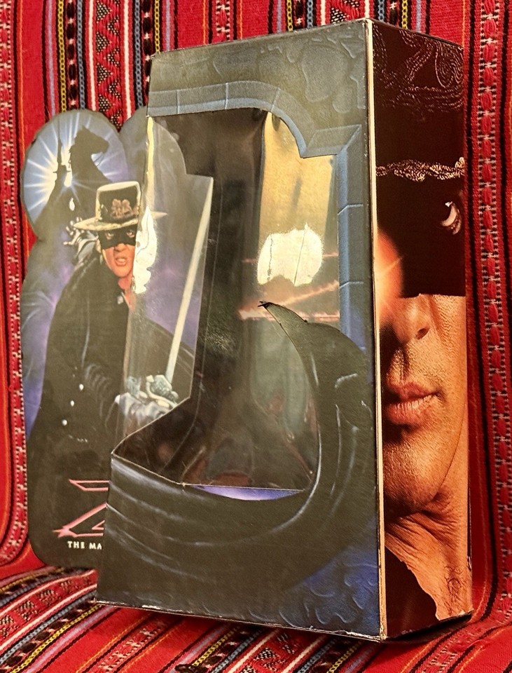 Flatt World Figures ZORRO Prototype BOX – Antonio Banderas Graphics ...