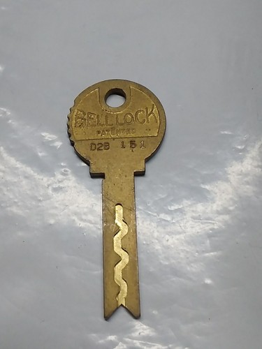 Bell Lock Key Antique Slot Machine Jukebox Penny Arcade # D2B151 D2B ...