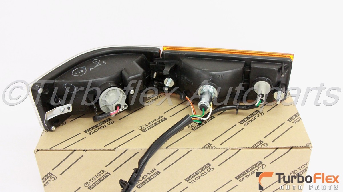 Toyota AE86 Trueno Kouki Front Bumper Turn Signal Lamp Set Toyota AE86 Trueno Kouki Front Bumper Turn Signal Lamp Set