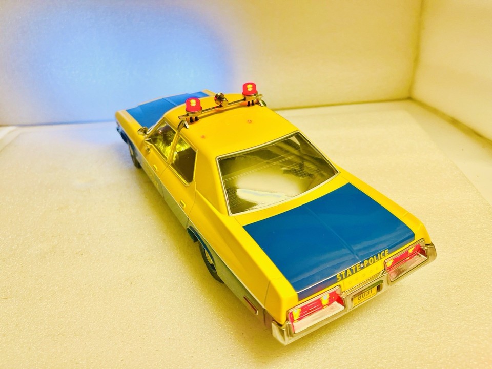 POLICE 1/18 - DODGE MONACO NEW YORK STATE NYSP 1974 WORKING LED LIGHTS ...