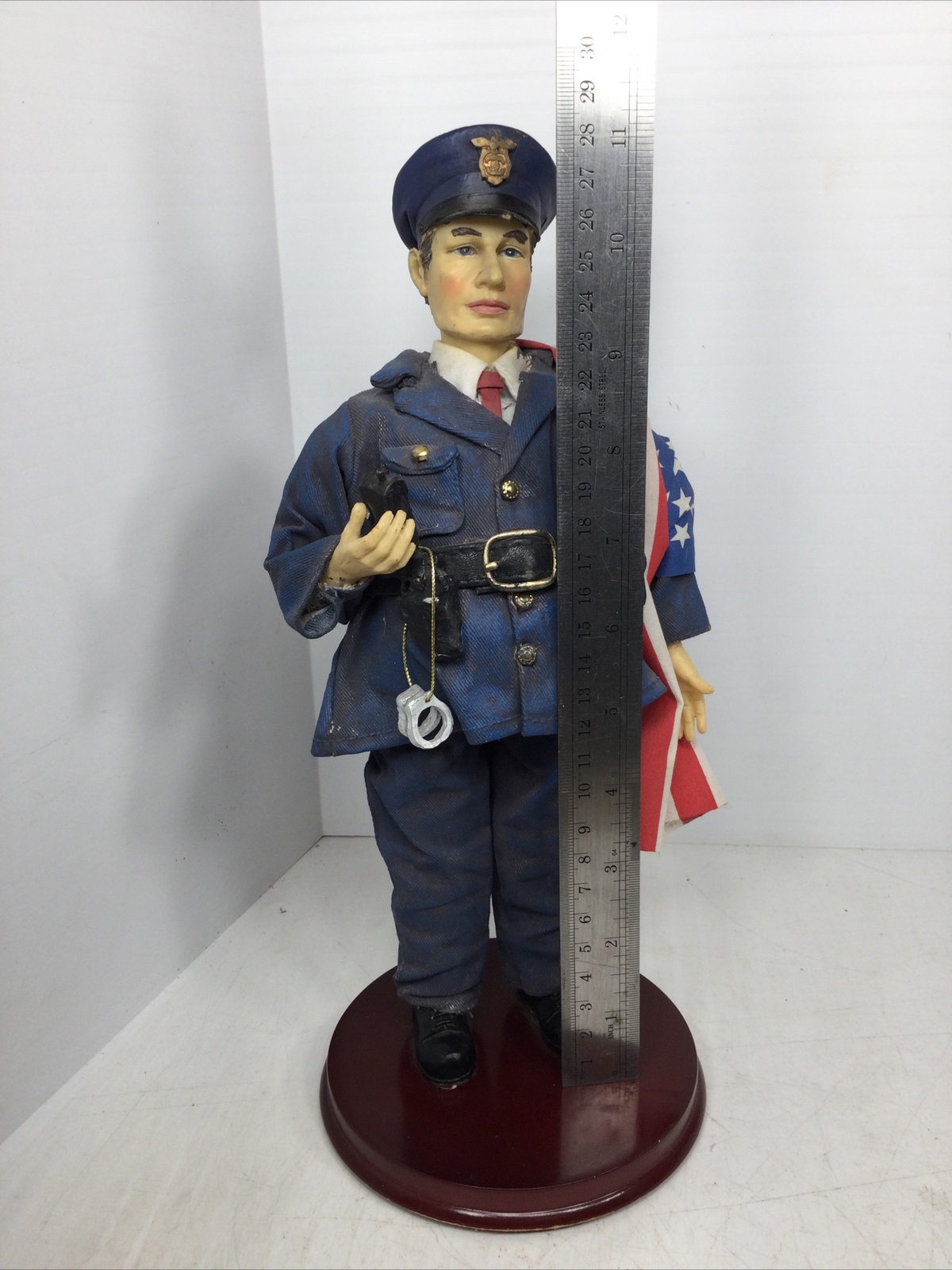 11” tall police officer Static Figure Statue 9/11 Tribute US Flag NYPD ...