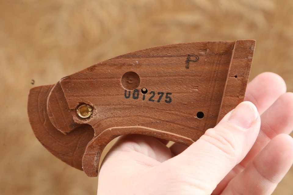 3rd Gen. Colt Python E & I-Frame Checkered Wood Gold Medallion Grips ...