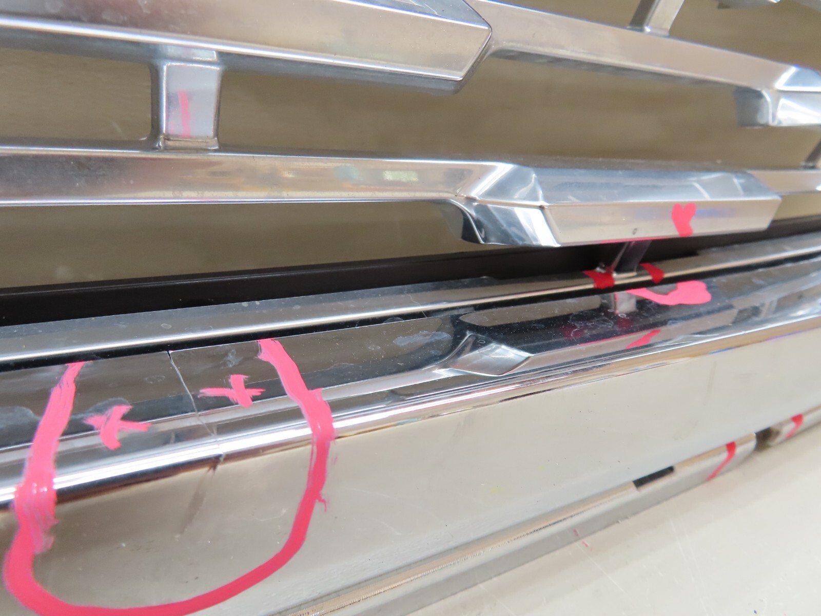 2018-2020 GMC YUKON XL DENALI FRONT UPPER BUMPER GRILLE GRILL OEM ...