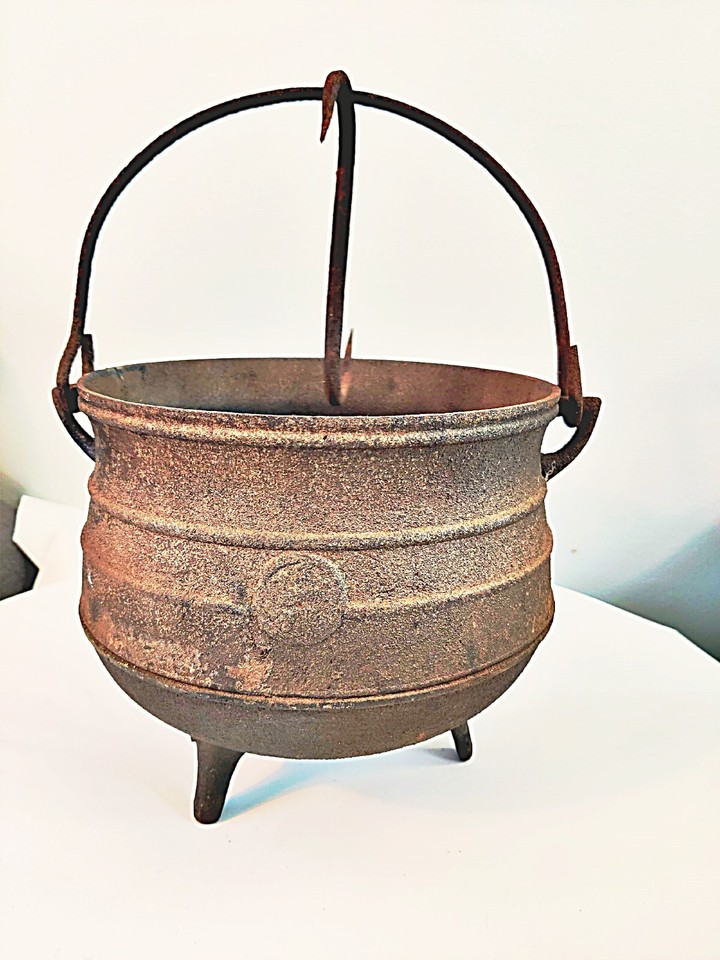 Antique Cast Iron 3 legs Bean Witches Pot Kettle Cauldron W/Wrought ...