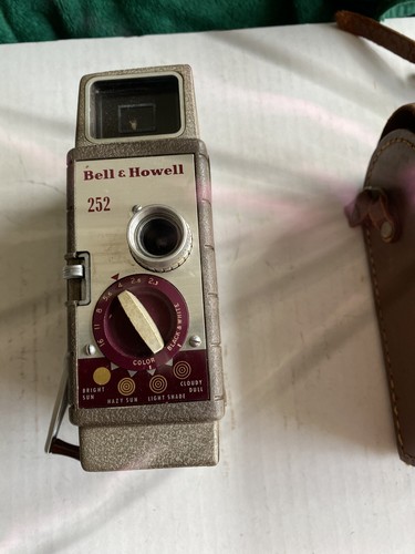 Vintage Bell & Howell 252 - 8mm Film Movie Camera w/ Leather Case ...