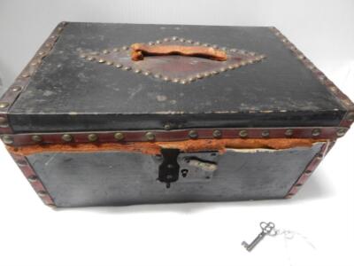 1800-1899 - Stage Coach Chest