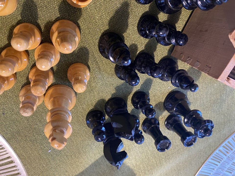 VINTAGE CHESSMEN SET IN WOODEN BOX - COMPLETE - STAMPED FRENCH CHESS ...