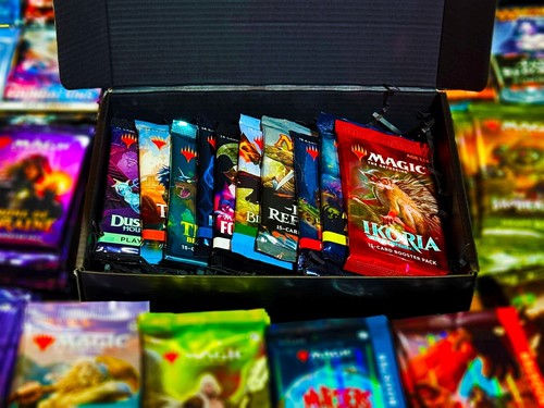 MTG Magic the Gathering Mystery Gift Box w/ 10 Booster Packs | eBay
