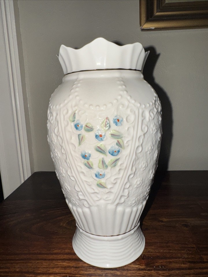 BELLEEK Ireland Nairn Vase Porcelain Pottery 10th Anniversary 1485/1800 ...