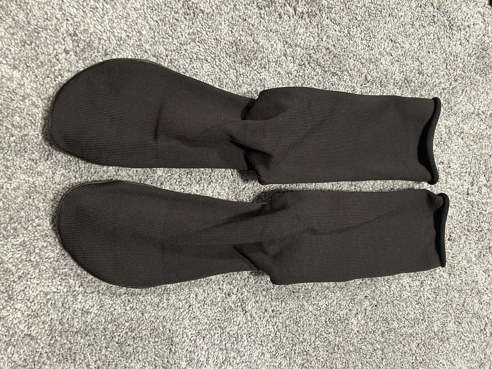 Size 2 - Yeezy Pod Black - YZYPODBLK | eBay