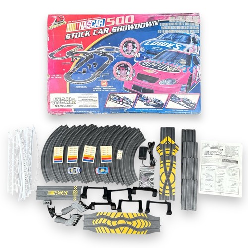 Slot Car Set Life Like Racing Ho NASCAR 500 SPEEDWAY SHOWDOWN With Cars ...