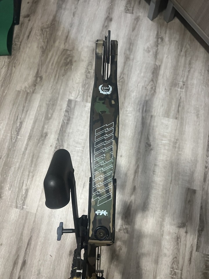PSE GRAPHITE ELITE SERIES FIRE FLITE COMPOUND HUNTING BOW Fully Dressed ...