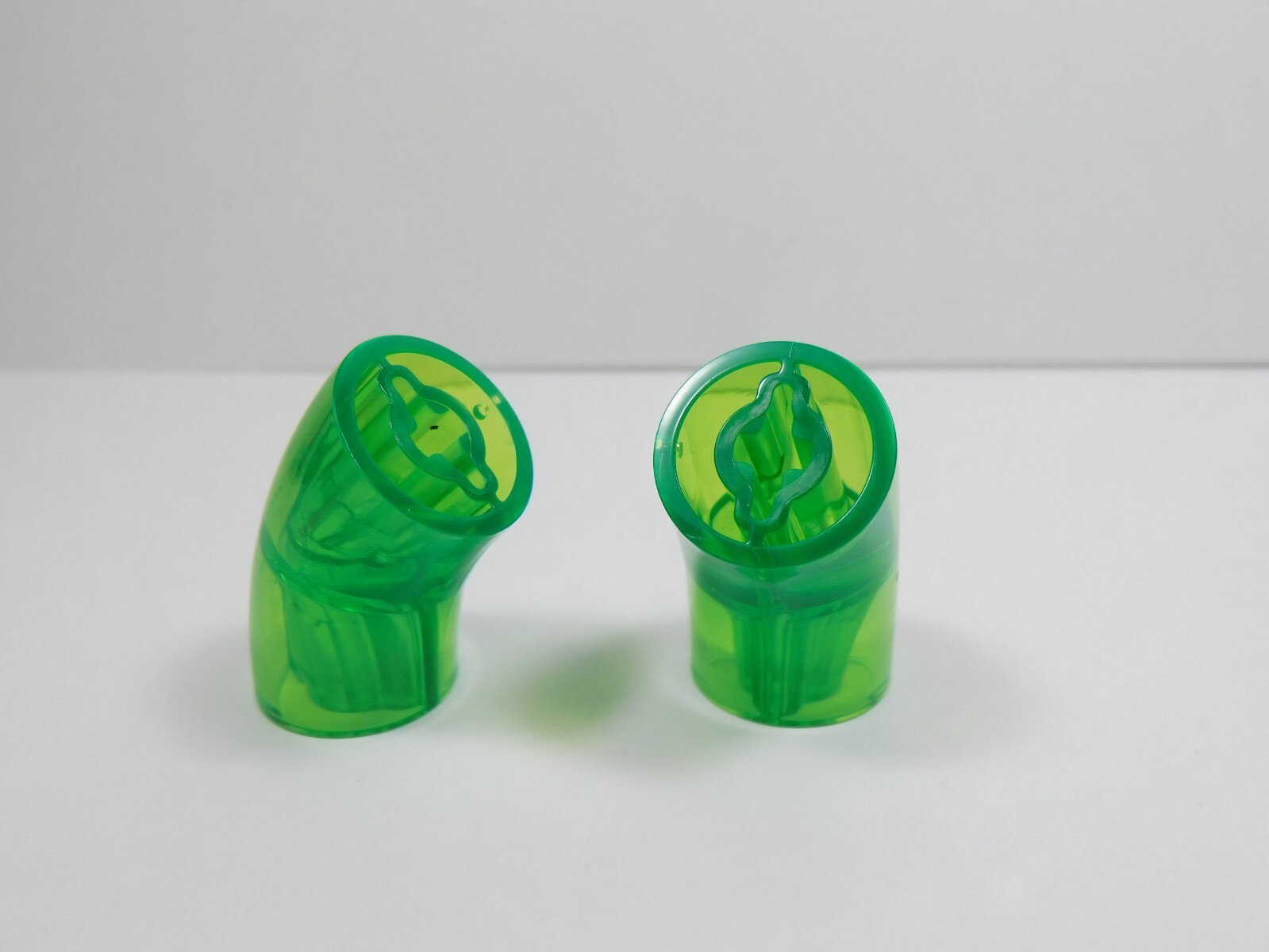 LEGO 2 Trans Bright Green Design Element w/ Crosshole Part No 65473 S1 ...