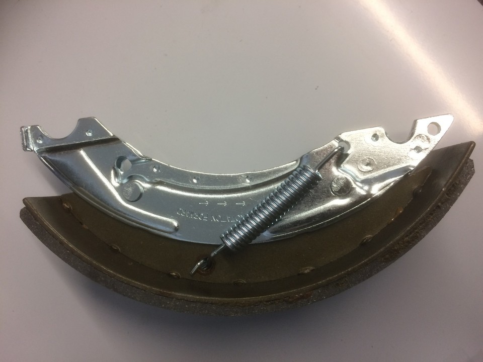 KNOTT 2 x Axle Sets of 200 x 50 Type Trailer Brake Shoes for Ifor ...