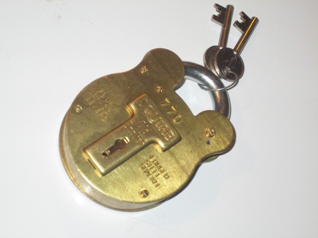Large Reproduction Antique Old English Squire Padlock Brass model ...