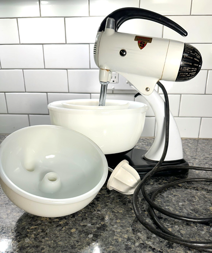 1948 Sunbeam Automatic Mixmaster MODEL 9 LG Milk Glass Bowl SM Spout ...