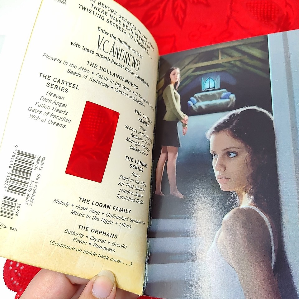 VC Andrews SECRETS Complete Series Lot of 2 (#1-2) Set KEYHOLE Cover PB ...