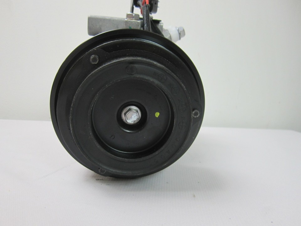 GENUINE A/C COMPRESSOR W/CLUTCH FOR 14-15 HYUNDAI TUCSON GLS 2.0L OE ...