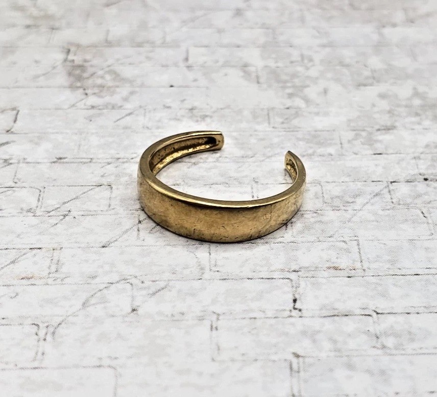 CW 10K Solid Yellow Gold Smooth Design Adjustable Finger or Toe Ring ...