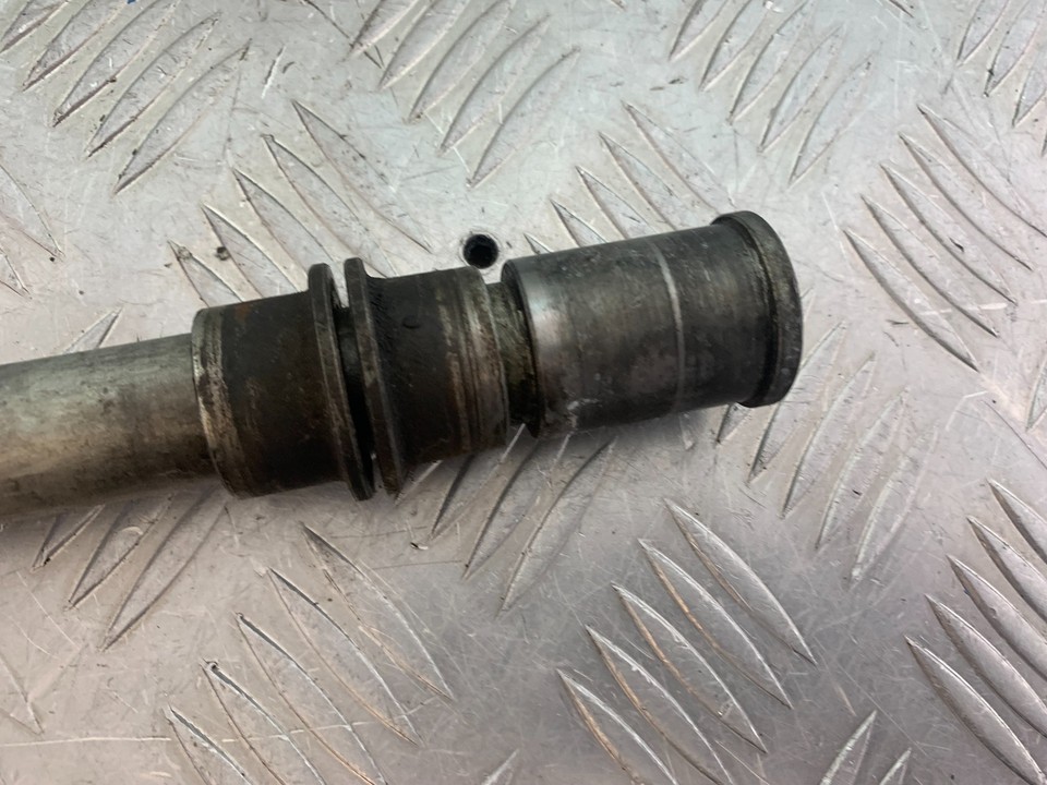 KAWASAKI ZX6R ZX6 J FRONT WHEEL SPINDLE YEAR 2000 (CMB1129) | eBay ...