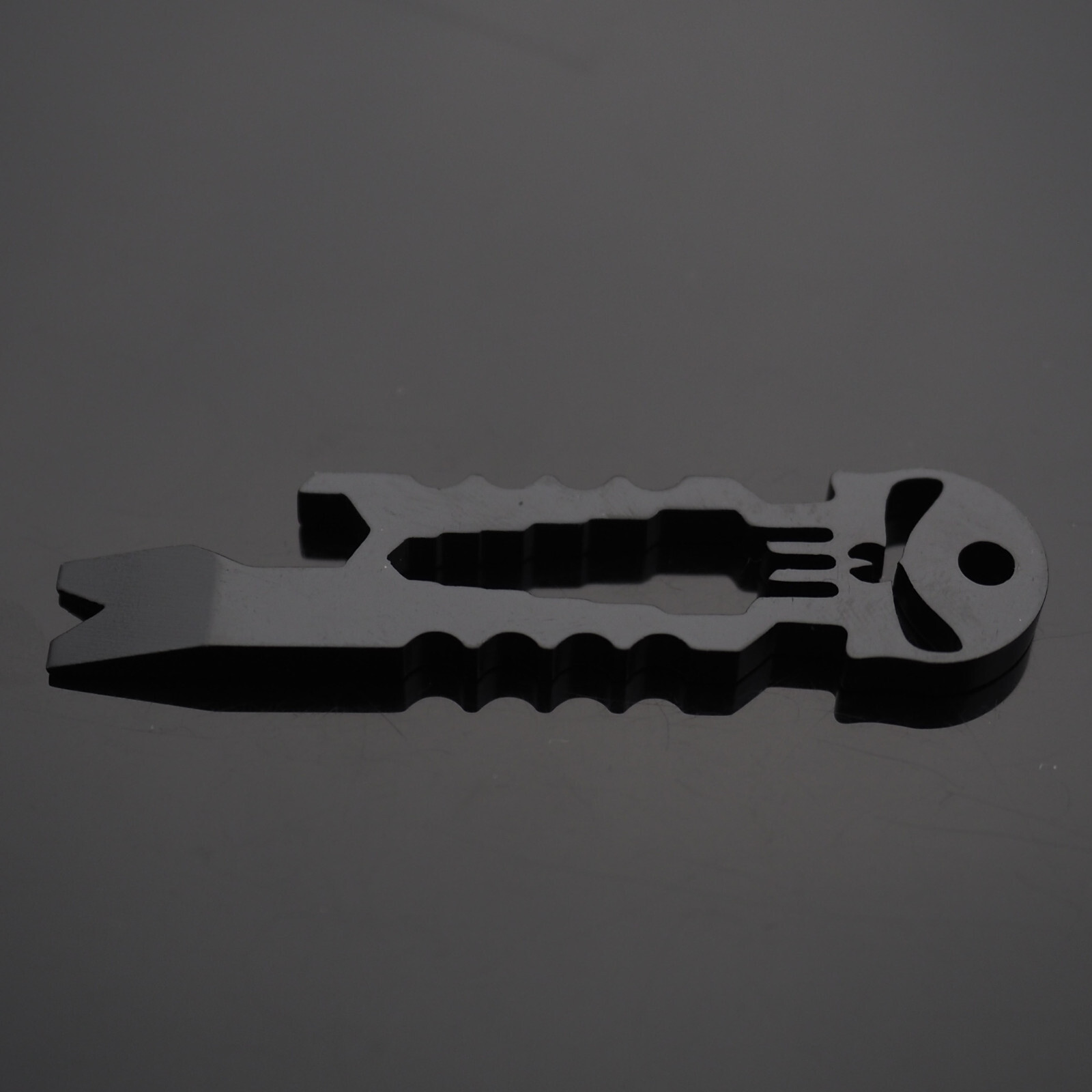 Skull Keychain Crowbar Screwdriver Hex Wrench Carabiner Clip Opener EDC ...