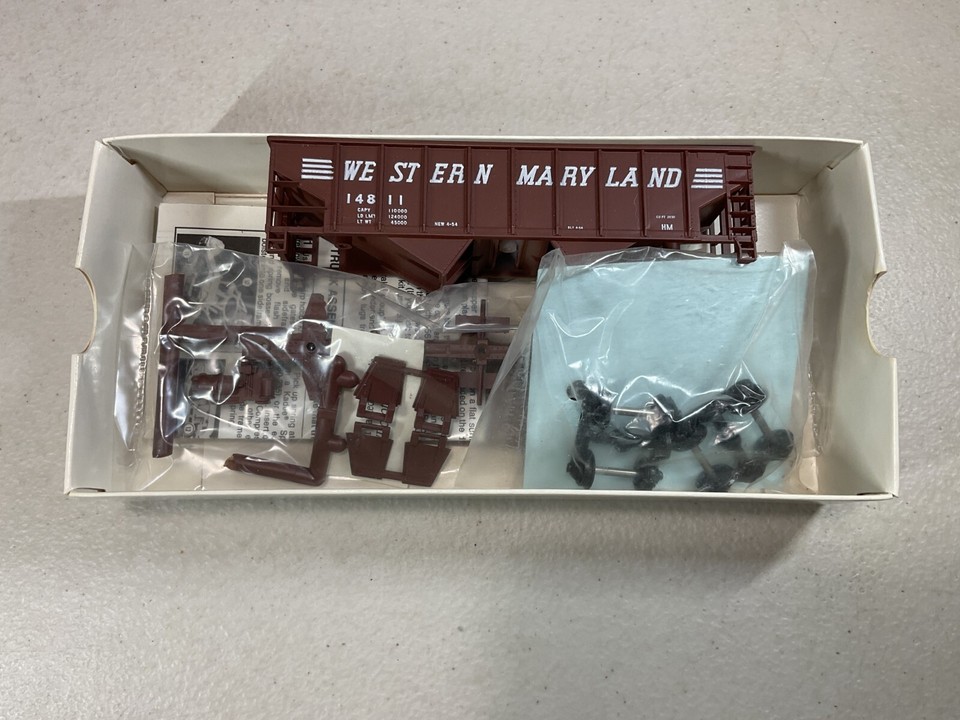 Walthers HO Lot of 3 Unbuilt Hoppers & Boxcar | eBay