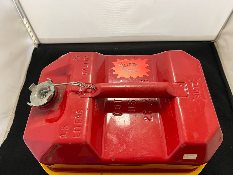 BLITZ USMC Fuel Mate 1986 9.5 Liters 2 1/2 Gallon Metal Gas Can | eBay