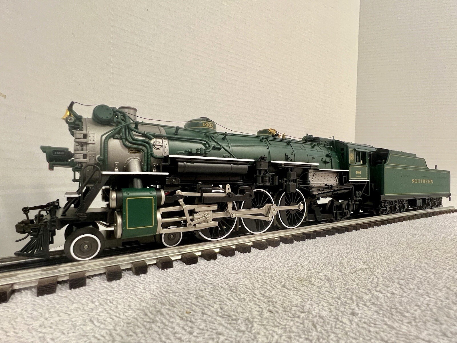Lionel 6-11103 Southern 4-6-2 PS-4 Steam Locomotive & Tender #1403 with ...