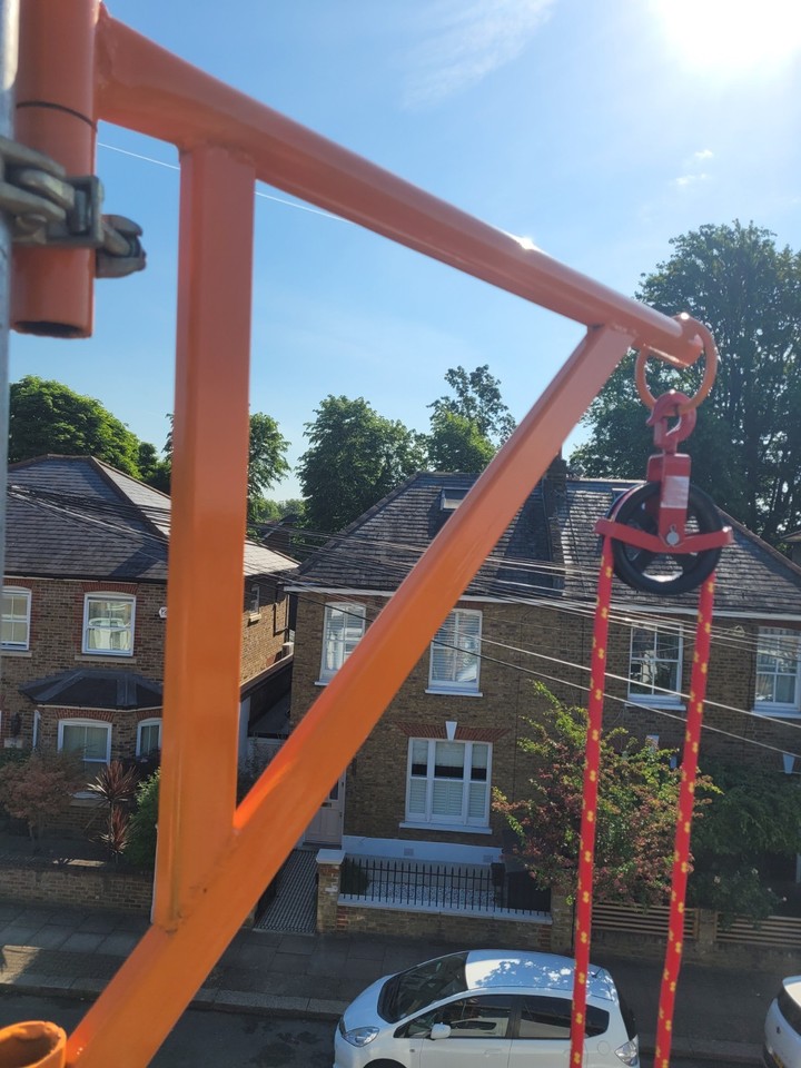 Gin wheel scaffolding hoist scaffolding pulley with 25m rope +movable arm | eBay UK