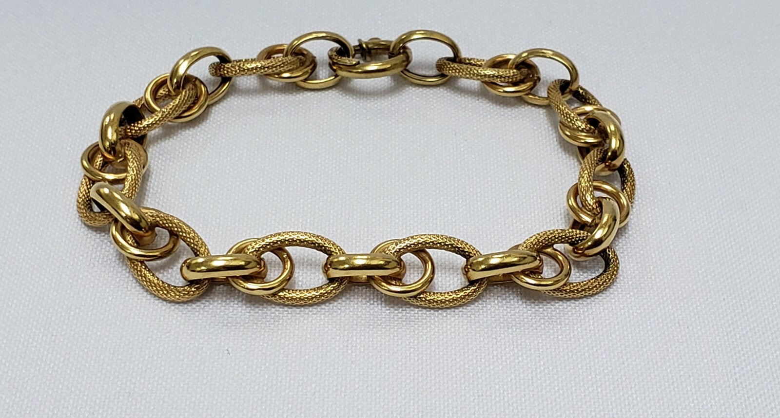 FANCY ITALIAN MADE OVAL LINK BRACELET MARKED "BREV.225.VI" in SOLID 18K ...