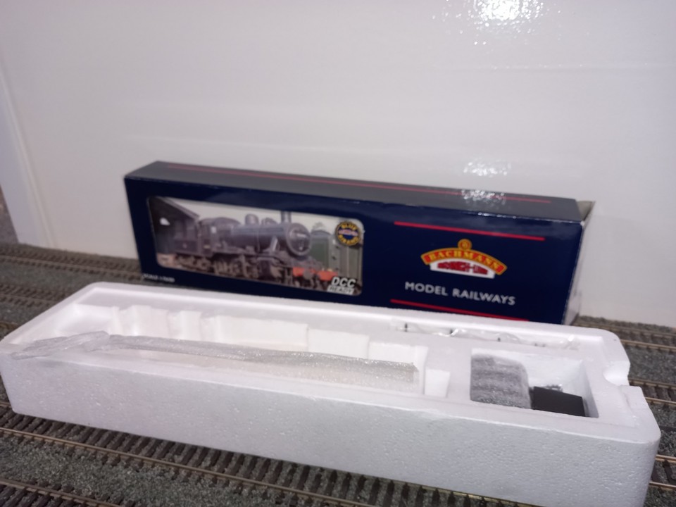 Bachmann OO Gauge Steam Locomotive 32-826 Ivatt Class 2MT 46440 BR ...