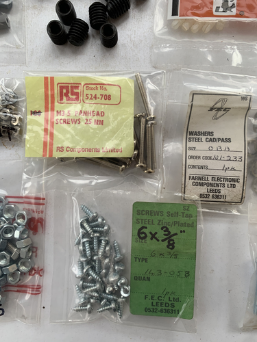An assorted mix of fasteners/fixings/screws/nuts and bolts etc. 2kg ...