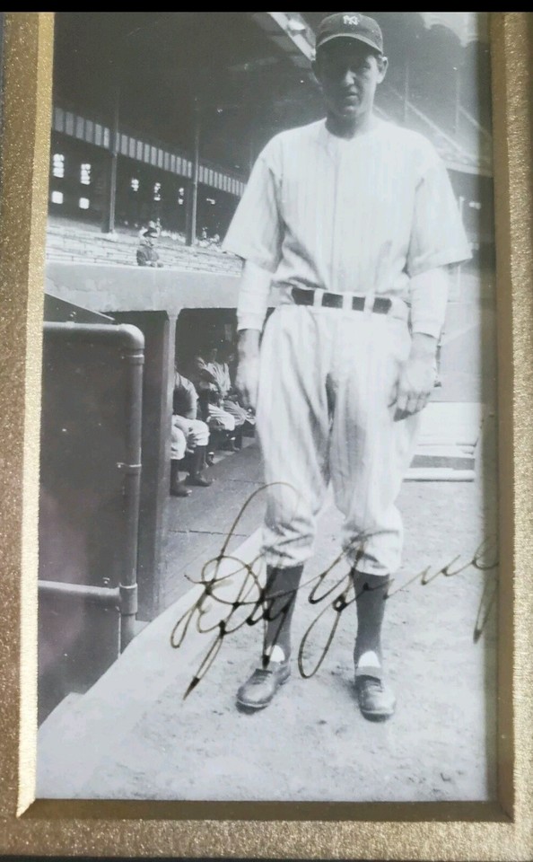 RARE 1936 LOU GEHRIG AUTOGRAPHED PHOTO MINT SIGNATURE 1936 YANKEES TEAM ...