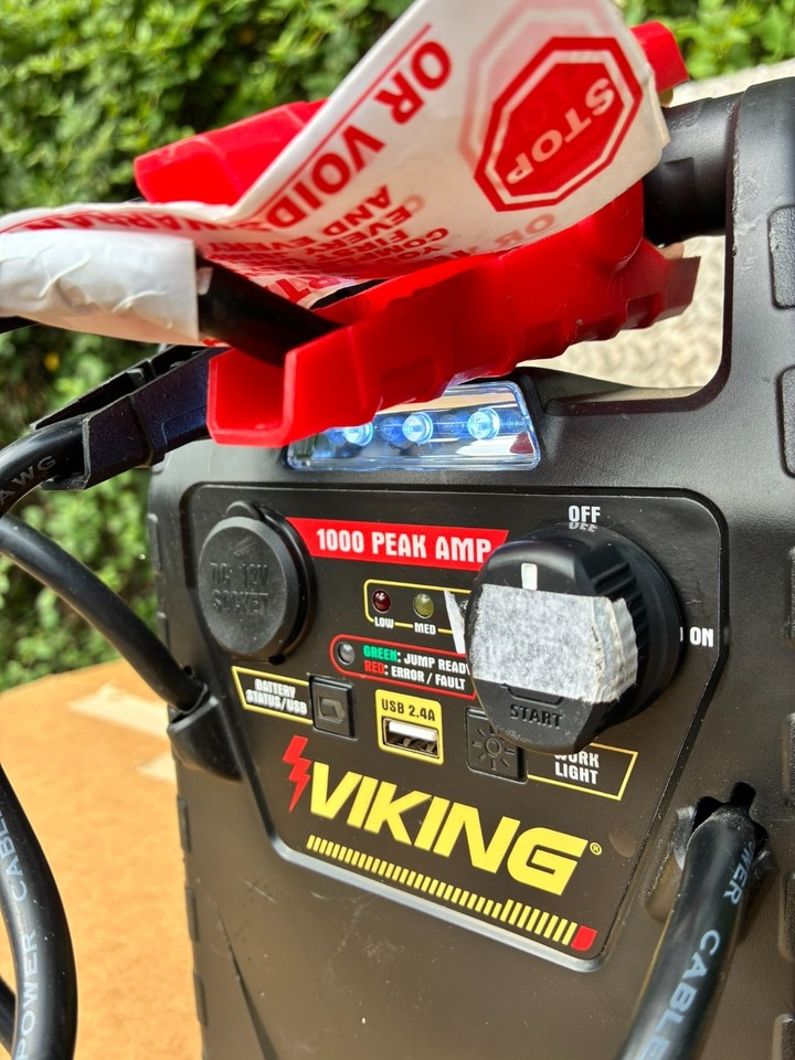 VIKING 1000 Peak Amp Jump Starter with 150 PSI Air Compressor - 59531 ...
